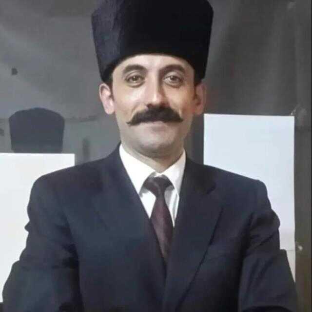 Kuruluş Osman'ın oyuncusu Çağdaş Çankaya ve müzisyen eşi Zilan Tigris ... Kuruluş Osman'ın oyuncusu Çağdaş Çankaya ve müzisyen eşi Zilan Tigris ...