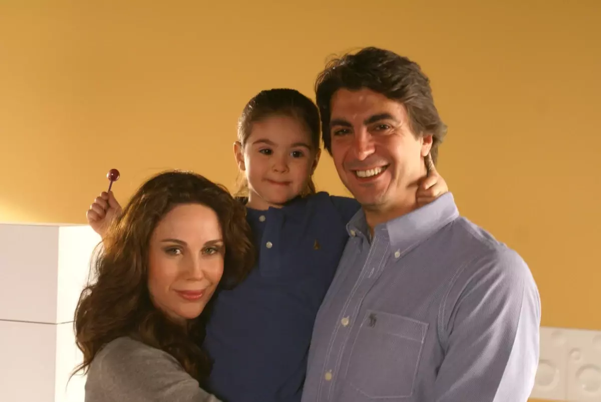 İbrahim Kutluay Ve Ailesi Yeniden E.C.A Serel Reklamlarında - Son Dakika