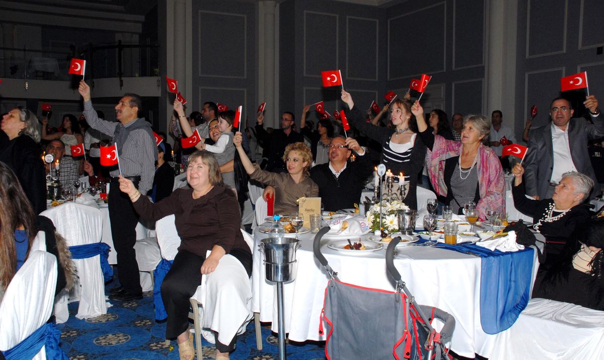 Zara Antalya'da Tatilcileri Coşturdu - Haberler