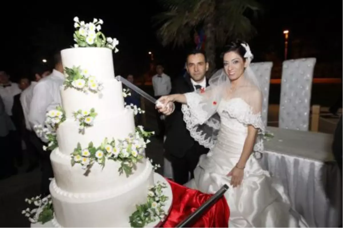 Ulaş Mahmutoğulları Dünya Evine Girdi - Haberler