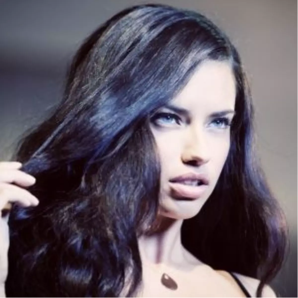 Adriana Lima'nın Tercihi Nazra Jewels Gimora.com'da! - Son Dakika