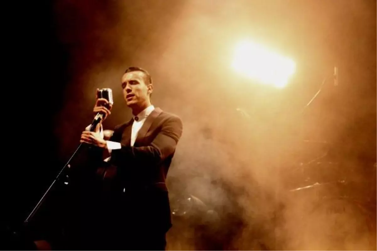 Cem Adrian Jolly Joker İstanbul'da! - Son Dakika