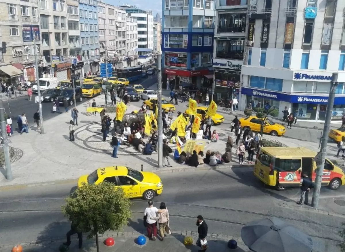 Kadıköy'de 'Zorunlu Din Dersleri Kaldırılsın' Eylemi - Son Dakika Kadıköy'de 'Zorunlu Din Dersleri Kaldırılsın' Eylemi - Son Dakika