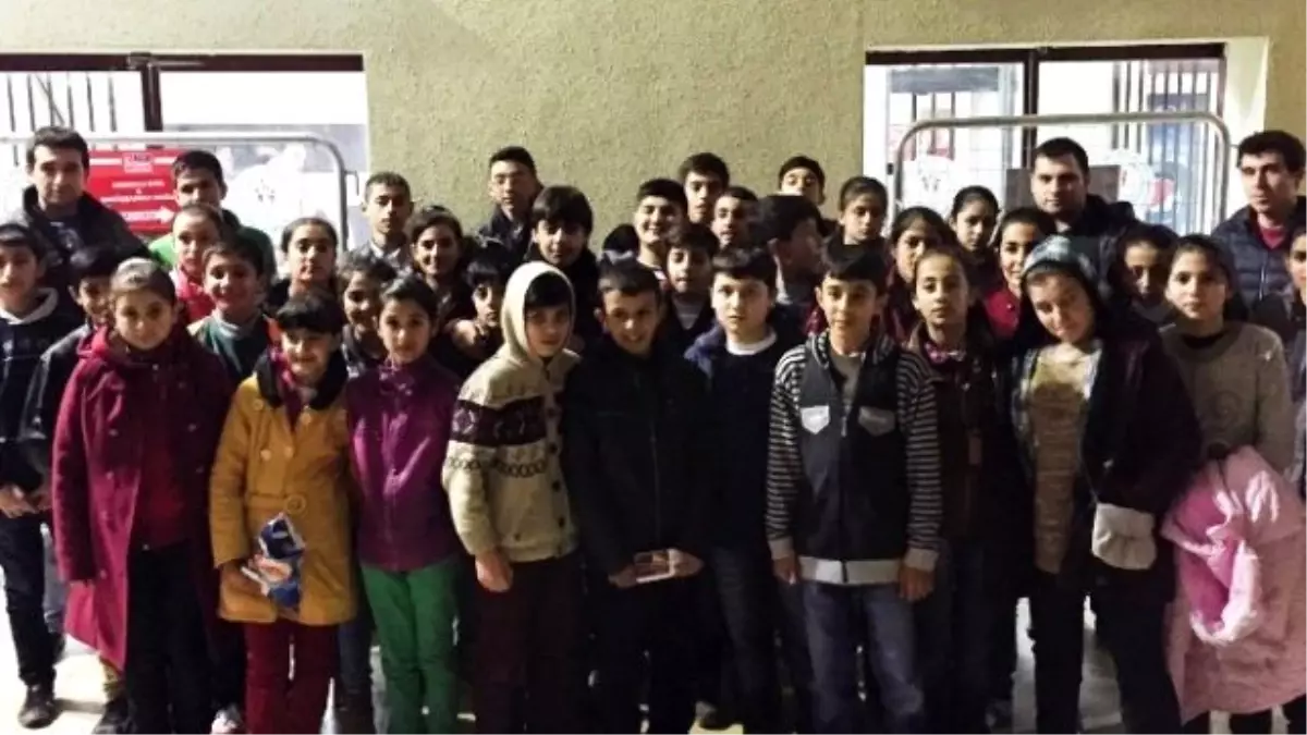 Royal Halı Çocukların Yüzünü Güldürmeye Devam Ediyor - Son Dakika