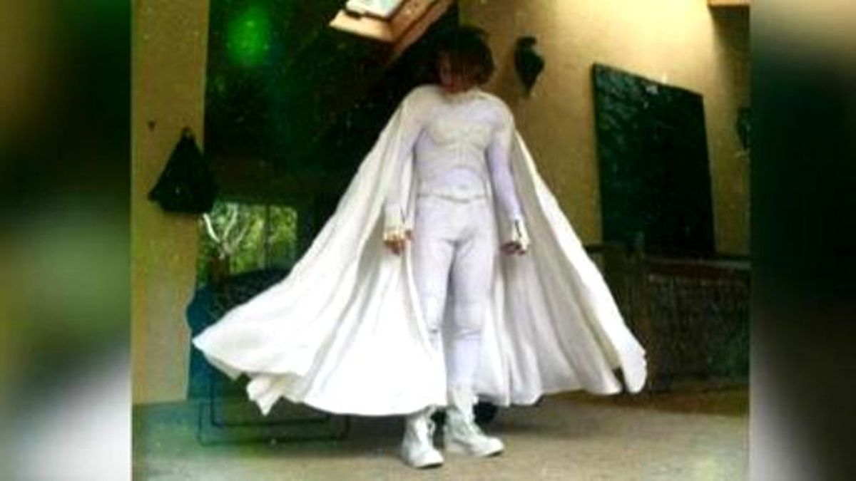 Jaden Smith Goes To Prom İn White Batman Costume - Son Dakika