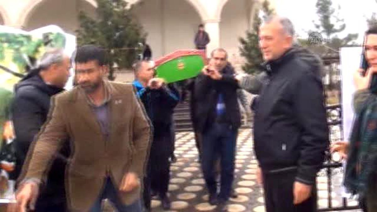 PKK'lının Teröristin Cenazesine Hdp Milletvekilleri Aslan ile Konca da ...