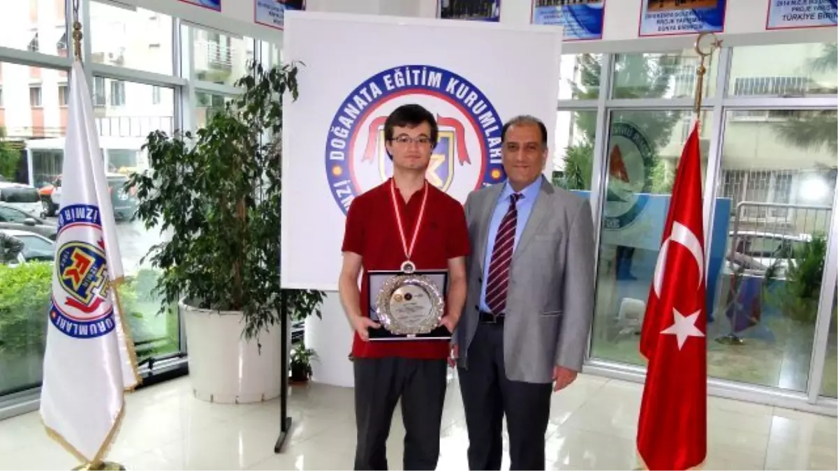 Eray Ünsal Atay Matematikte Hong Kong'ta tarih yazdı - Son Dakika