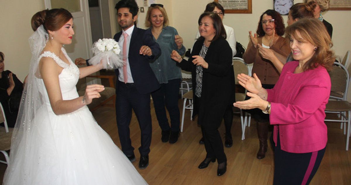 Gelin, Ana Evinden Değil, Dernekten Çıktı - Son Dakika