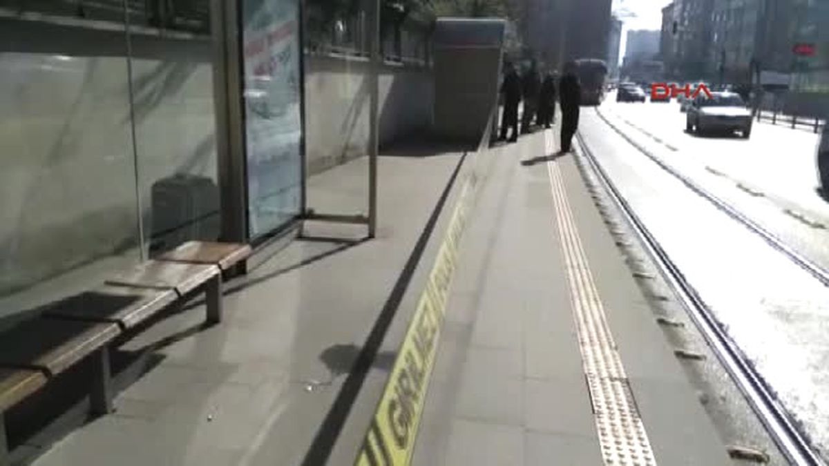 Bursa Tramvay Durağında Şüpheli Paket Paniği - Son Dakika