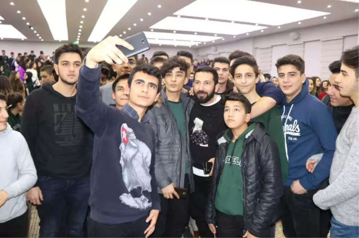 Sosyal Medya Fenomeni Azad Yılmaz Öğrencilerle Buluştu - Son Dakika