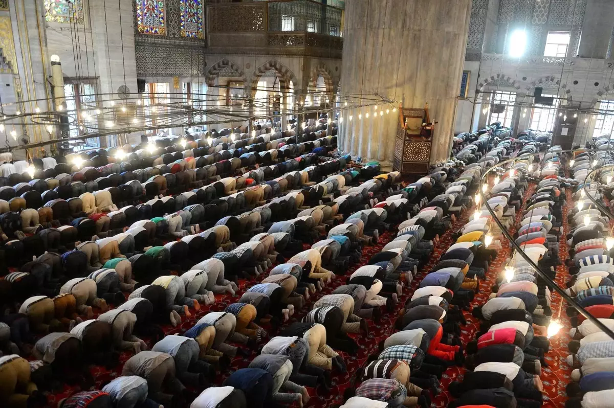 İstanbul'da cuma namazı kaçta? 29 Kasım İstanbul cuma namazı saati ...