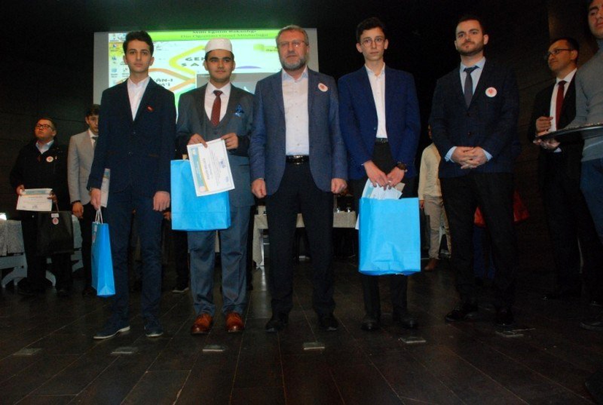Kuran-ı Kerimi Güzel Okuma, Hafızlık ve Ezan Okuma Yarışması - Son Dakika