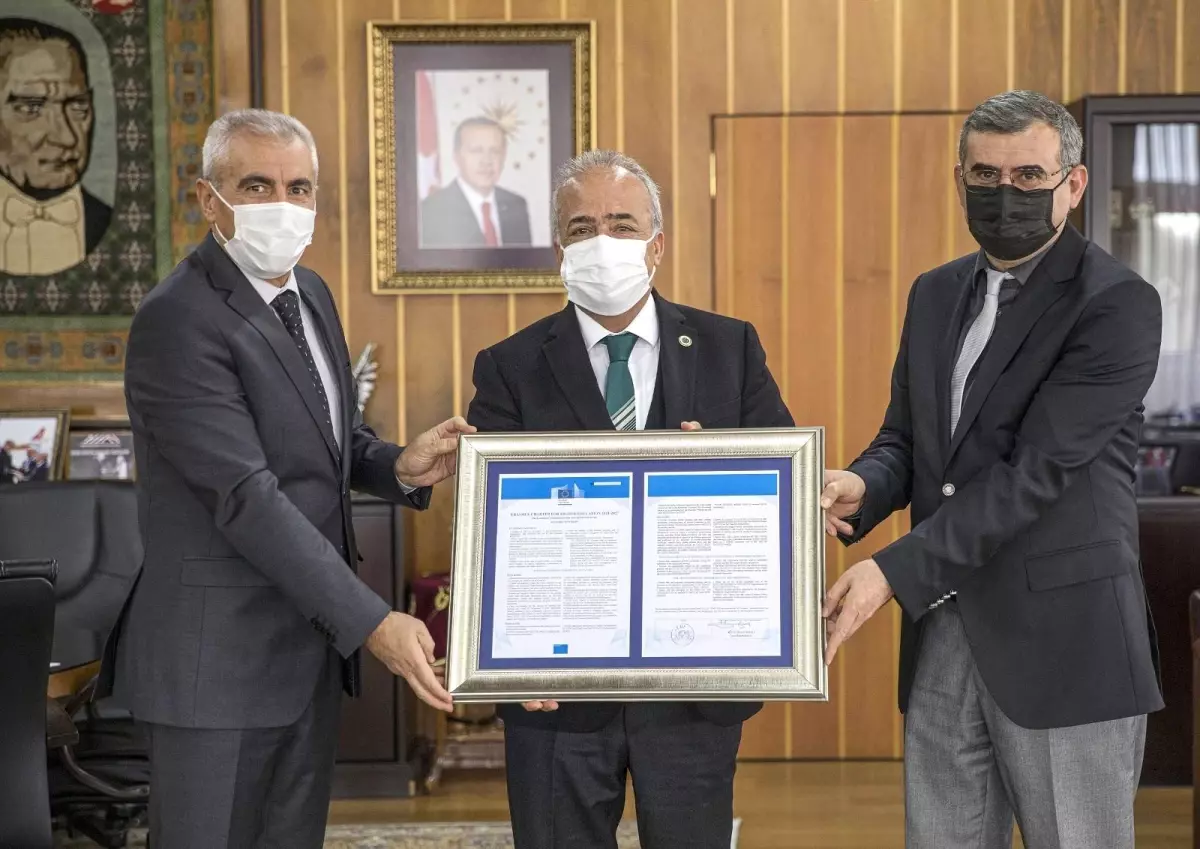 Atatürk Üniversitesi 'ECHE Kalite Sertifikası' ile ödüllendirildi - Son ...