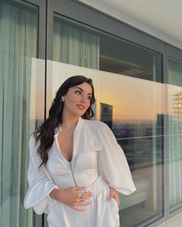 Hande Erçel'in yıllar önceki estetiksiz hali görenleri şaşırttı - Son ...