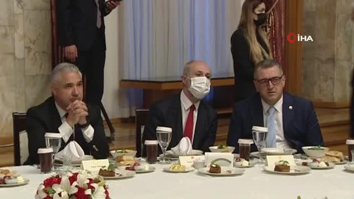 TBMM Başkanı Şentop, TBMM Tören Salonu'nda gazetecilerle buluştu - Haberler