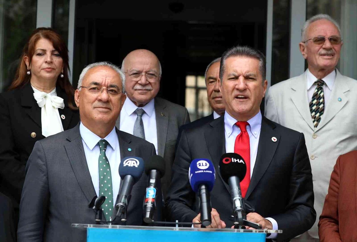 TDP Genel Başkanı Sarıgül, DSP lideri Aksakal'ı ziyaret etti - Son Dakika