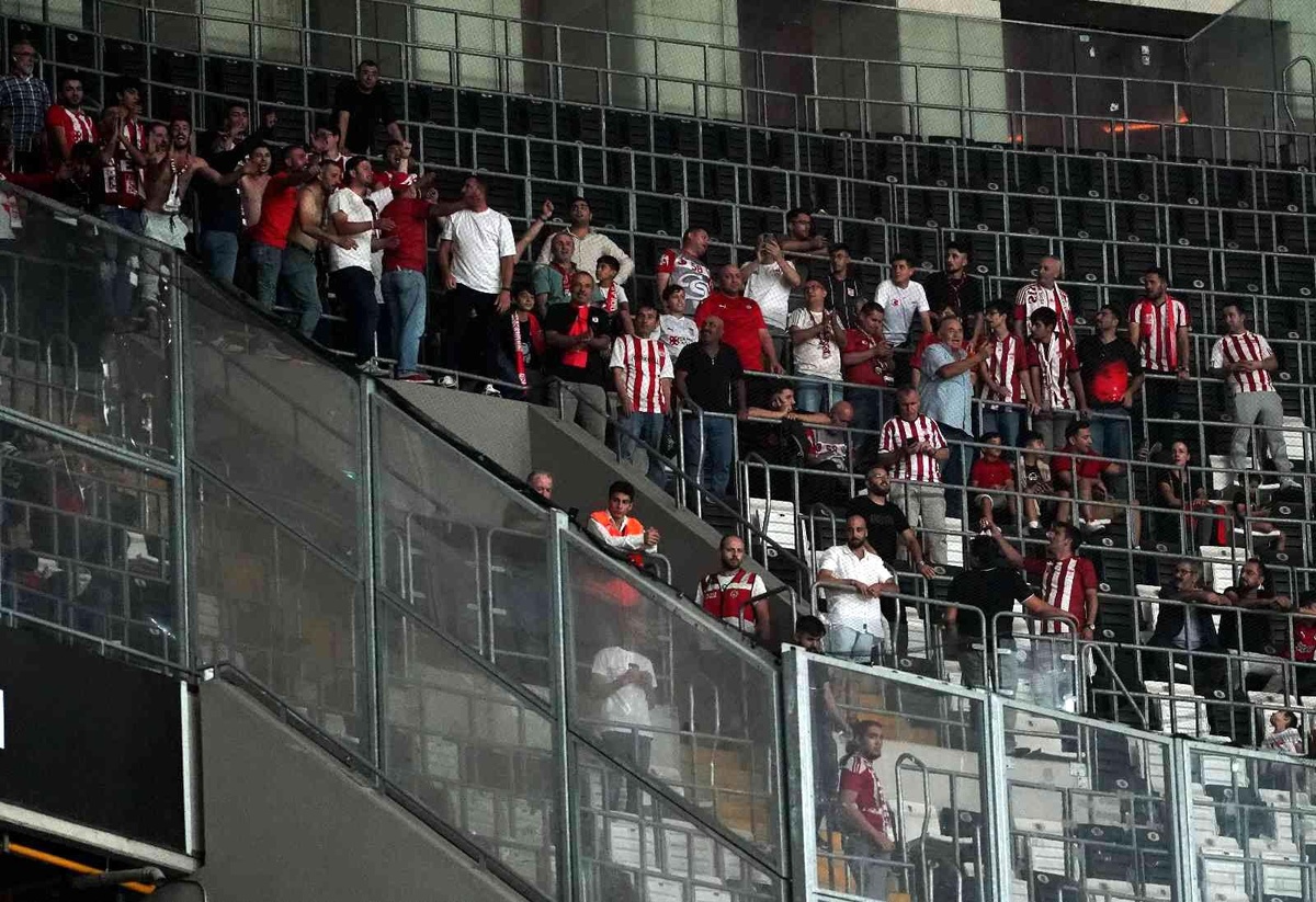 Spor Toto Süper Lig: Beşiktaş: 1 DG Sivasspor: 0 (Maç devam ediyor ...