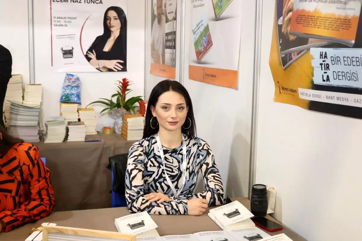 Ecem Naz Tunca... İMZA GÜNÜNDE OKUYUCULARI İLE BULUŞTU!.. - Son Dakika