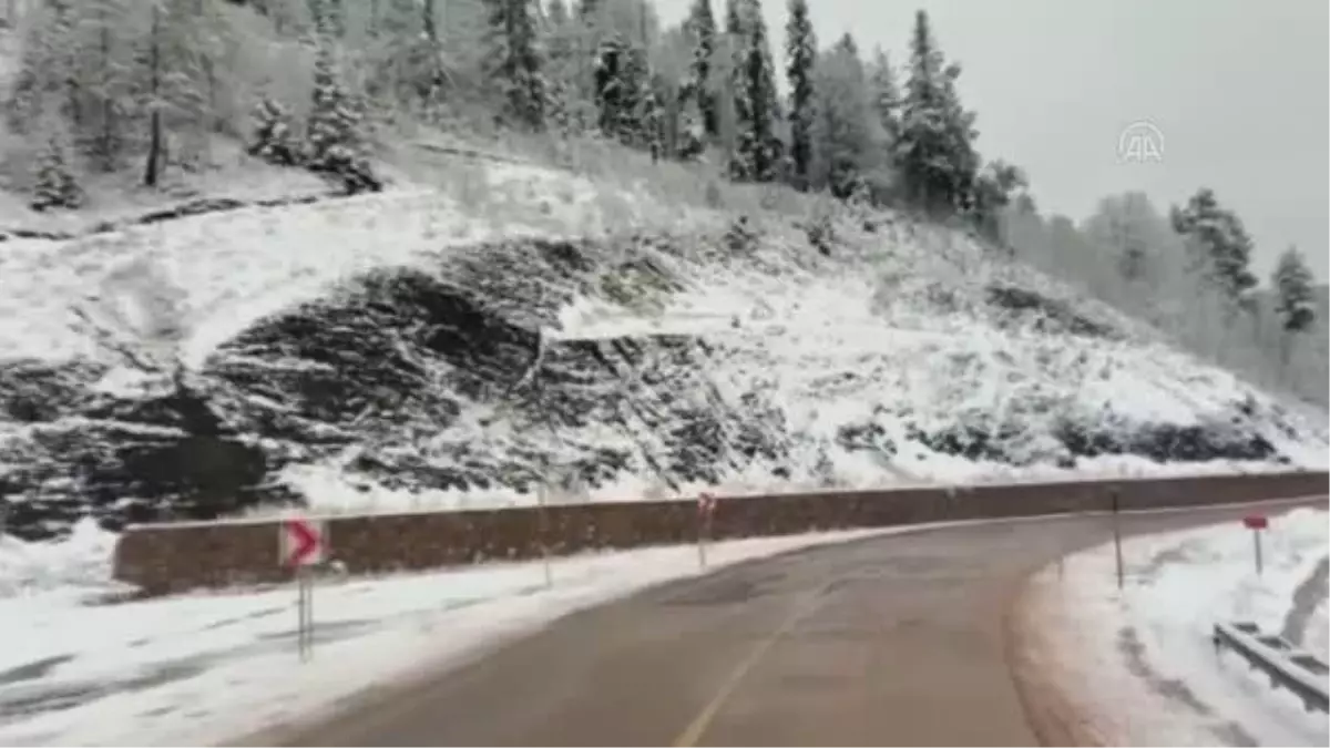 Sinop'un yüksek kesimlerinde kar etkili oldu - Son Dakika