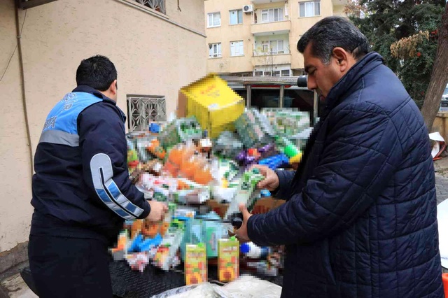 Şanlıurfa'da zincir marketlerde çok sayıda tarihi geçmiş ürün ele ...