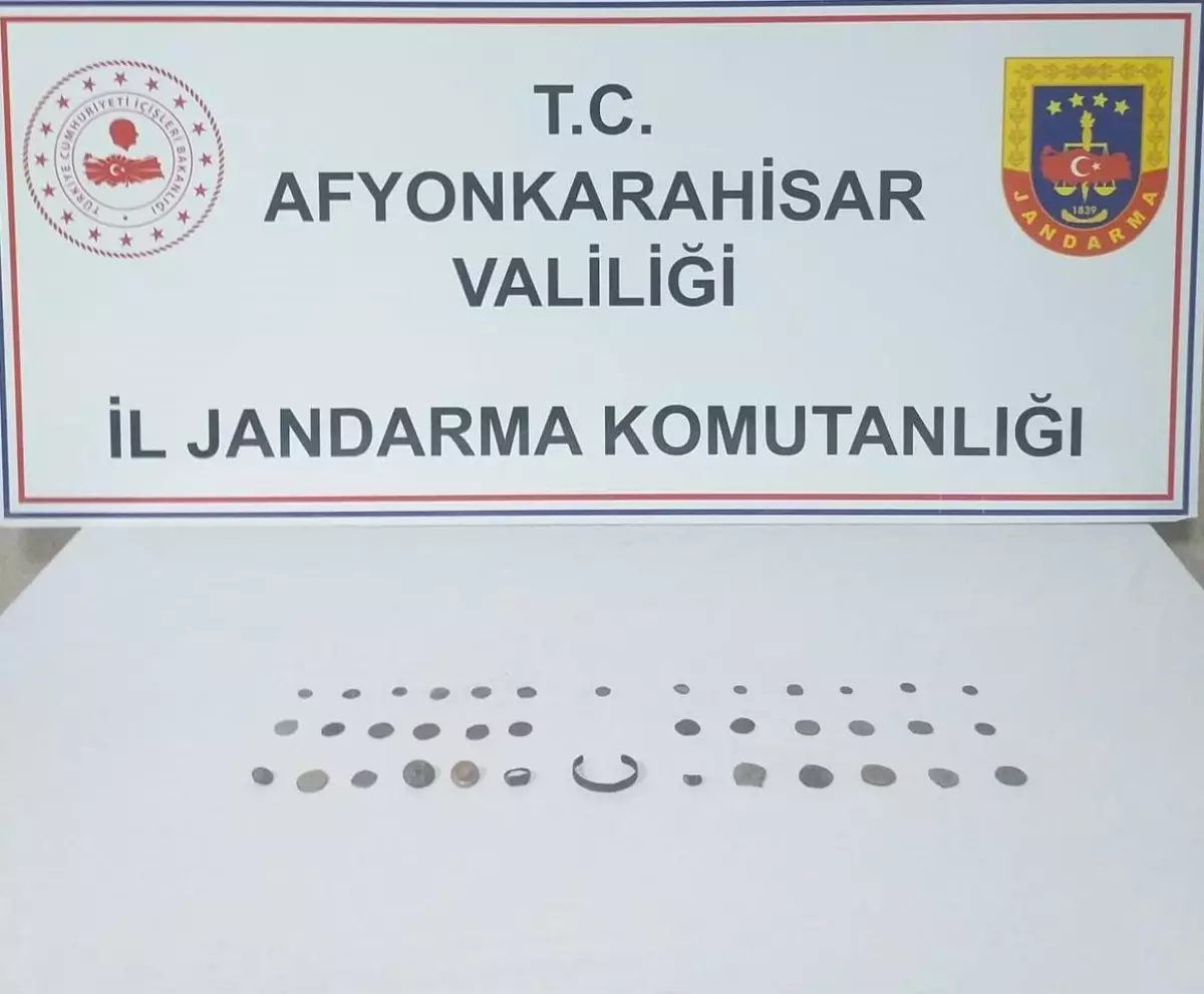 Afyonkarahisar'da 32 sikke yakalandı - Son Dakika