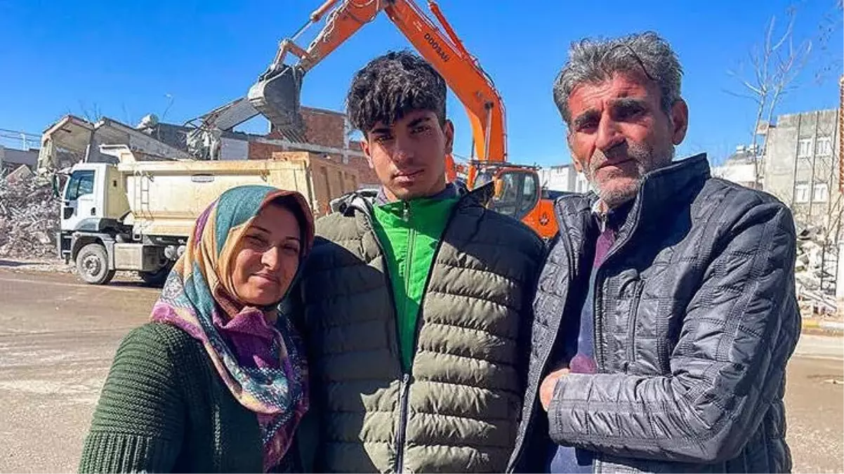 Adıyamanlı Taha Erdem Enkaz Altında çektiği Videoyla Dünya Basınında