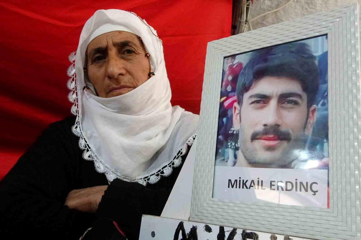 Evlat Acısı çeken Anne Seni çok özledim Oğlum Son Dakika 4401