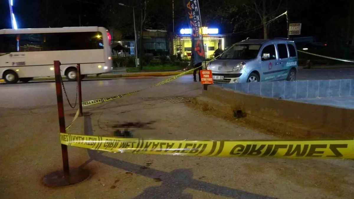 Yabancı uyruklu grubun bıçaklı kavgasında kan aktı: 3 yaralı - Son Dakika