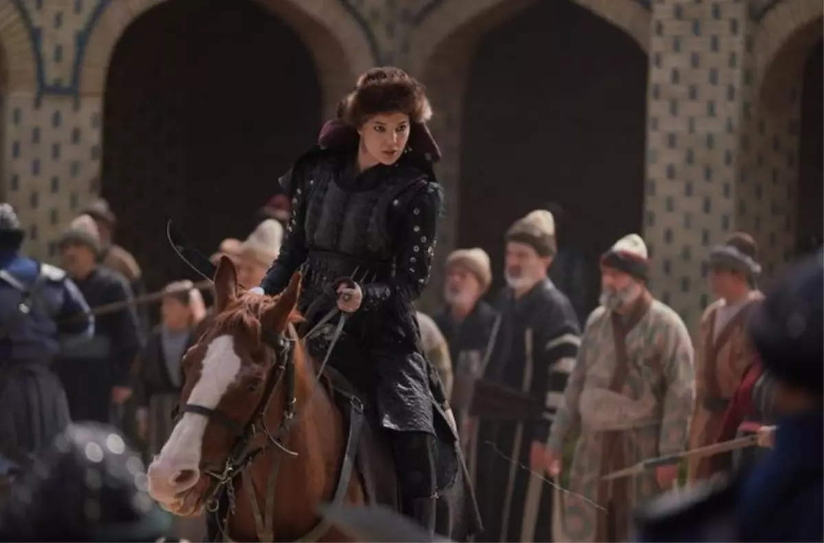 Sena Çakır Kimdir? Kaç Yaşında, Nereli, Mesleği Ne, Hangi Dizilerde Rol ...