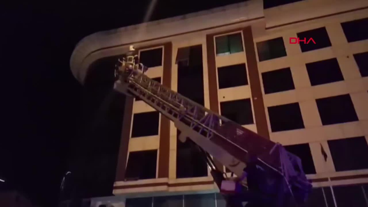 Edirne'de İş Merkezinin 5. Katından Düşen Avukat Hayatını Kaybetti ...
