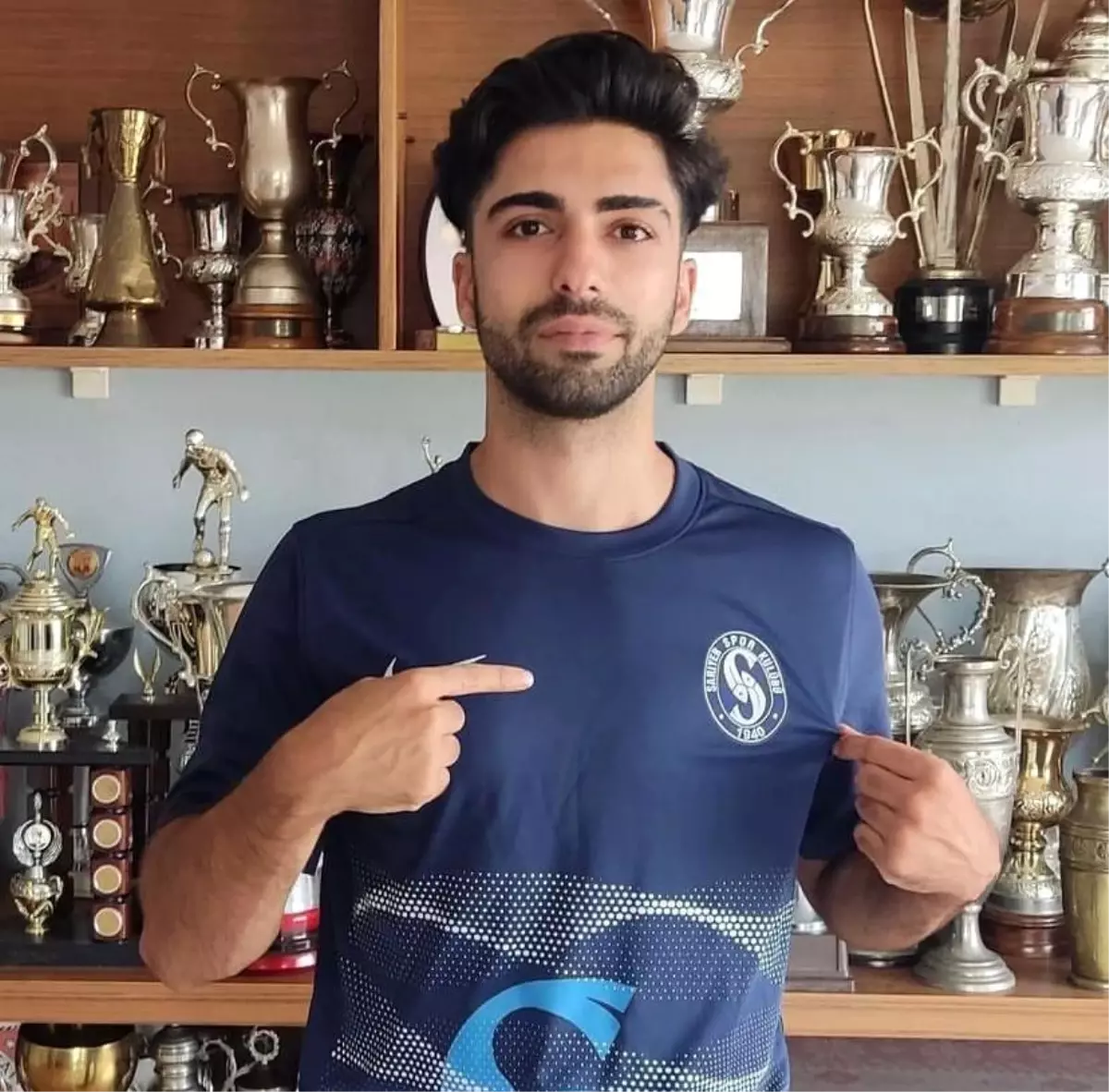 2000 doğumlu Cuma Menize, Sarıyer ile sözleşme imzaladı - Son Dakika