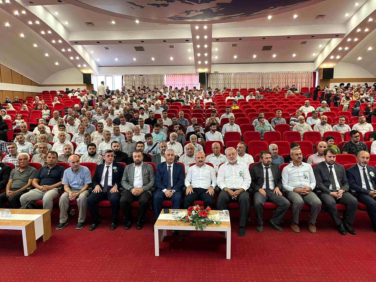 'Peygamberimiz, İman ve İstikamet' konferansı düzenlendi - Son Dakika