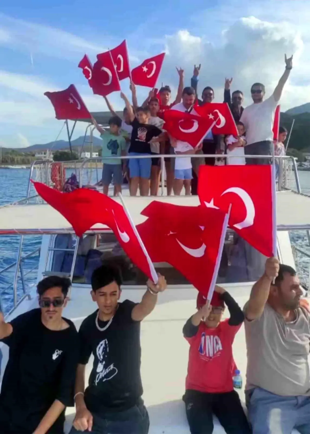 Datça Ülkü Ocakları, Murdala Adası'nda Bayrak Etkinliği Düzenledi - Son ...