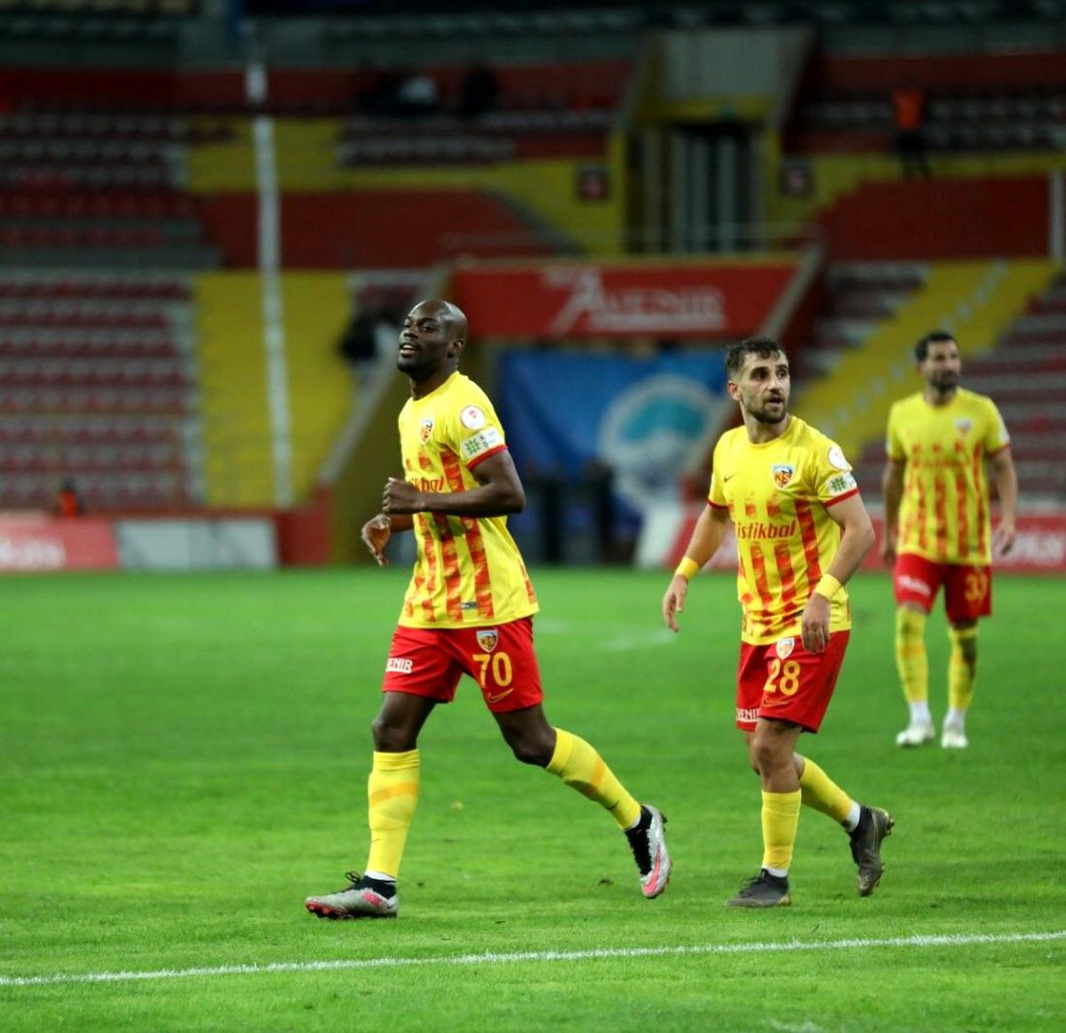 Kayserispor'un Portekizli oyuncusu Aylton Boa Morte, gol serisine devam ...