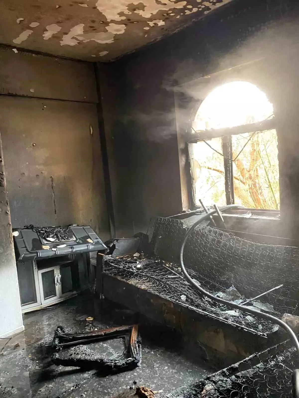 Kırklareli'nde ateşle oynayan çocuk evi yaktı - Son Dakika