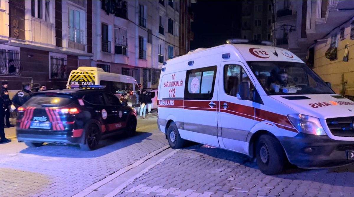 Esenyurt'ta Araç Yol Verme Kavgası: Sopalı, Bıçaklı Kavga - Haberler