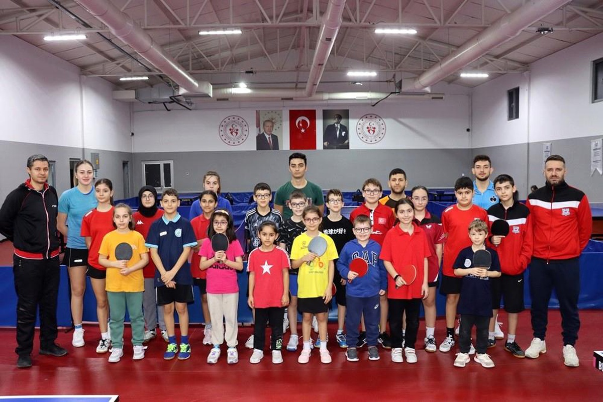 Yalova Belediyespor Masa Tenisi Branşı Sporcuları Milli Takım ...