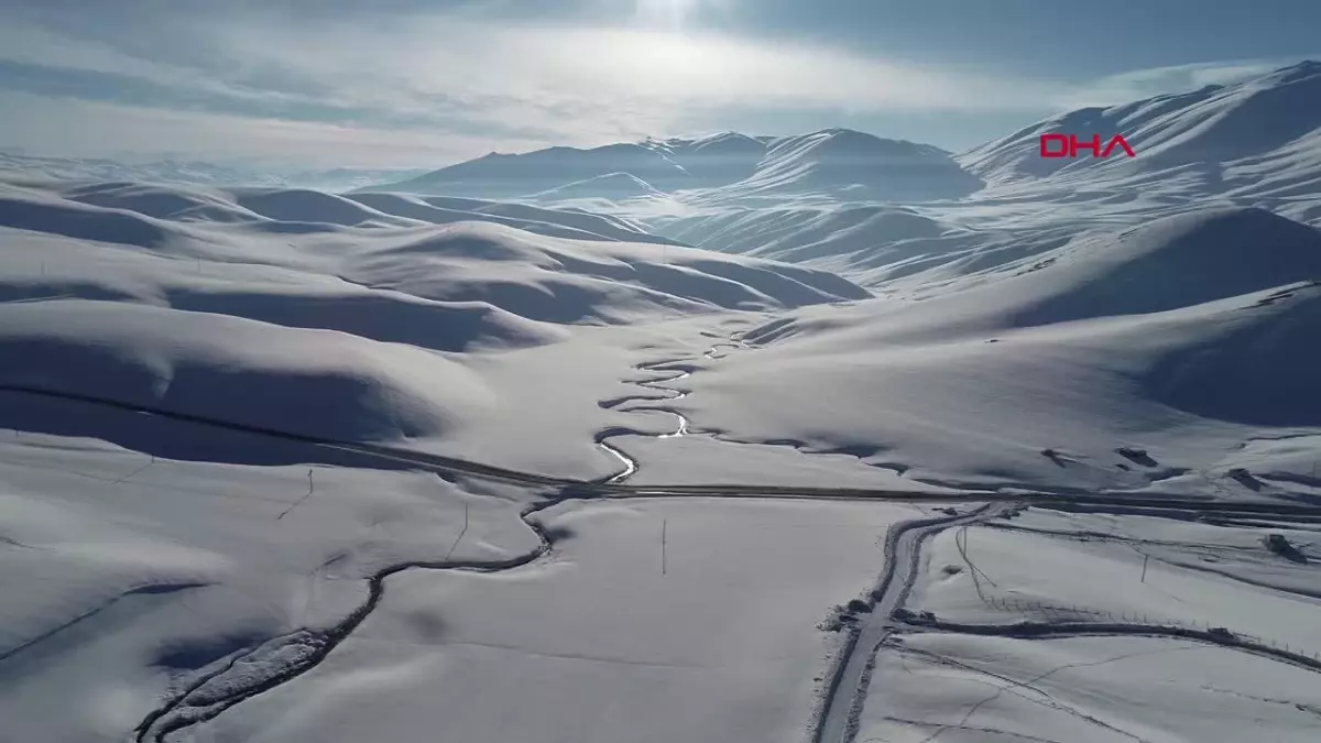 Van Gürpınar'da Karla Kaplı Menderesler Fotoğraflık Manzaralar ...