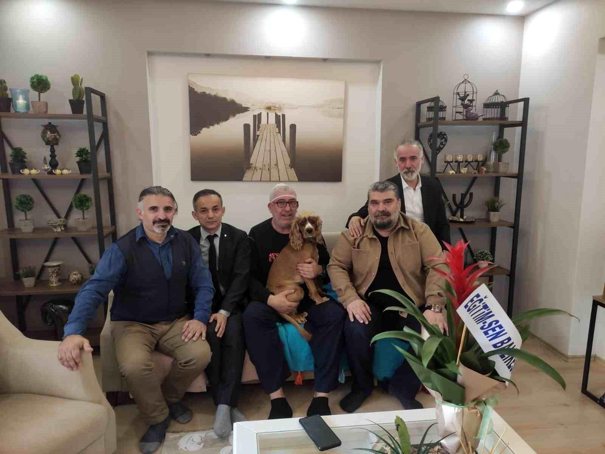 Erdek Belediyesi Eleştiren Öğretmen Darp Edildi - Haberler