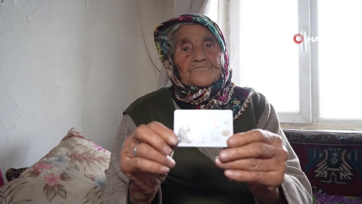 Bakan Göktaş'tan 117 yaşındaki Arzu ninenin evinin yenilenmesi için ...