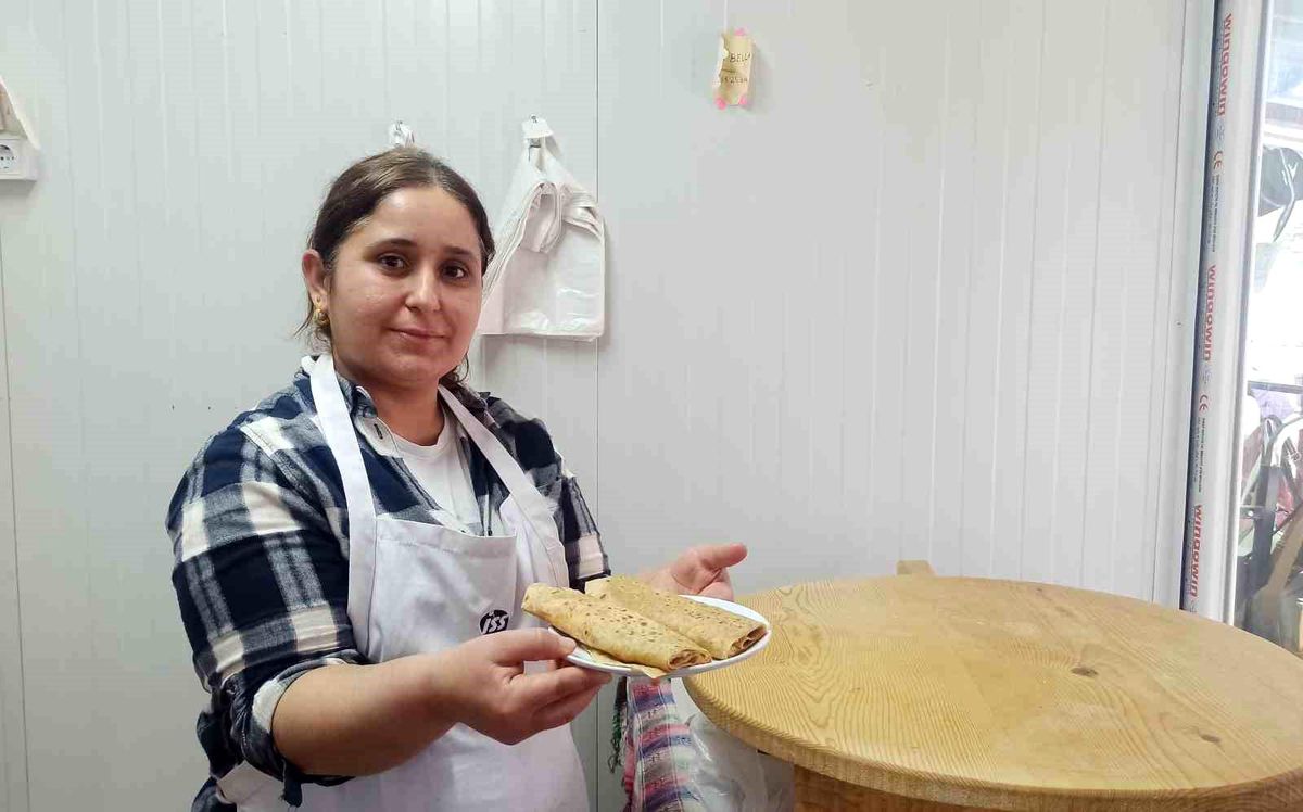 Depremde evleri yıkılan abla-kardeş, konteyner çarşıda iş yeri açarak ...