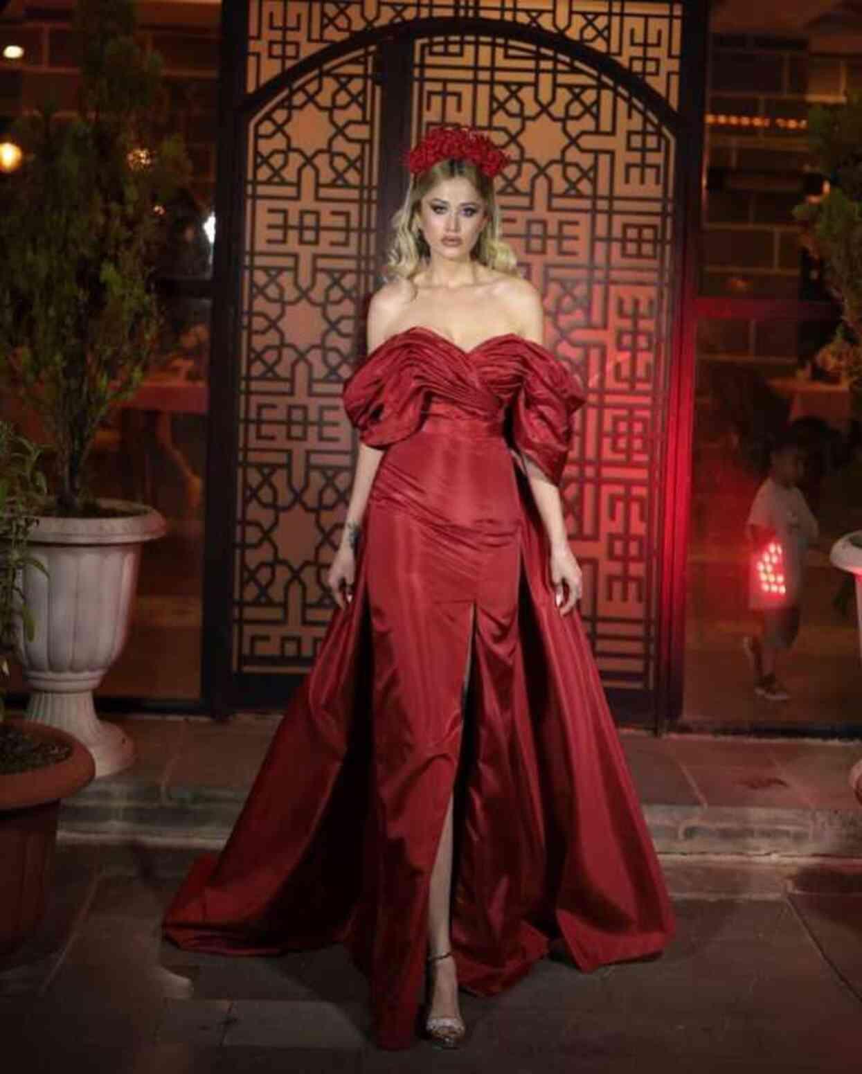 Diyarbakır'dan muhtar adayı olup çekilmişti! Simurg Sarsılmaz ...