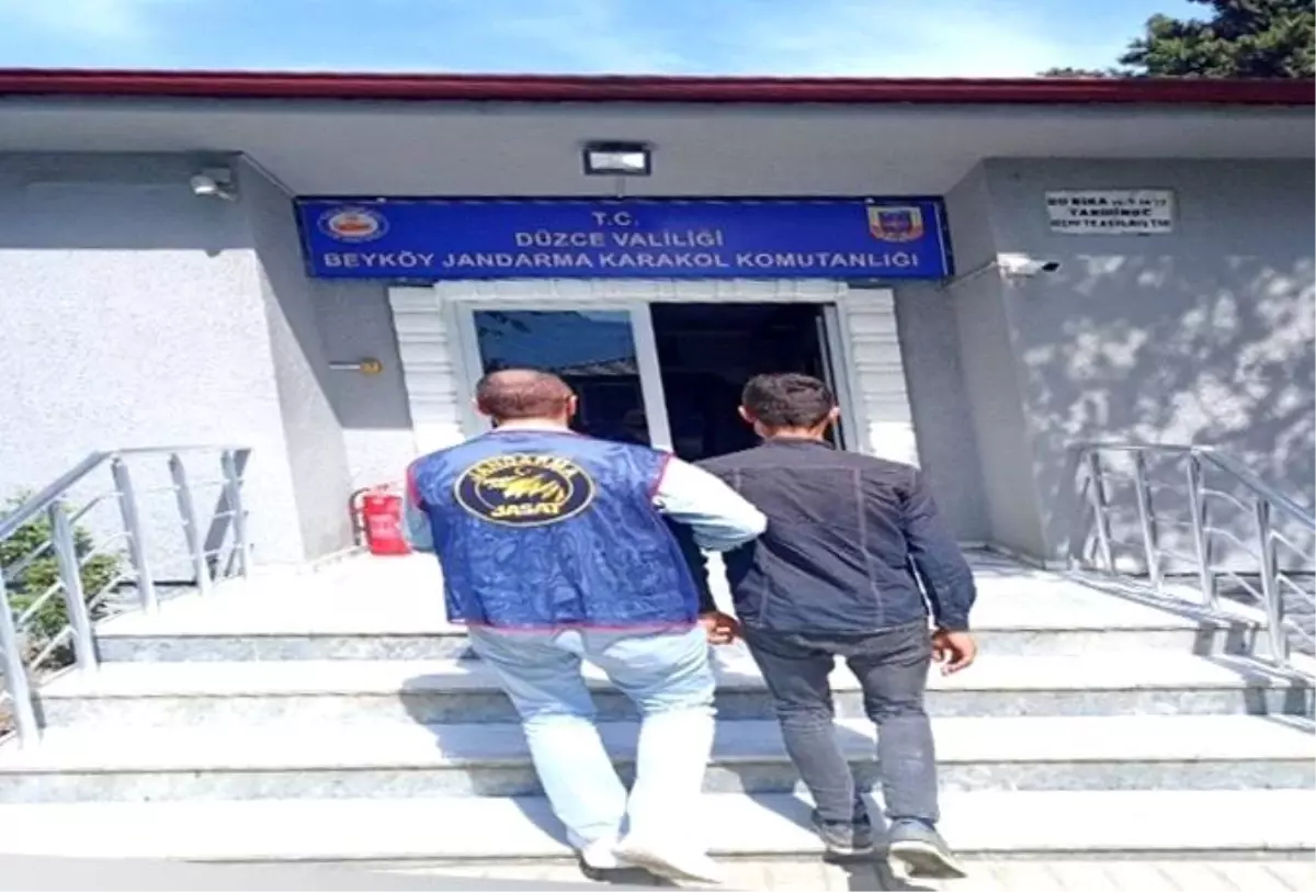 Düzce'de 10 Yıl 8 Ay Hapis Cezası Bulunan Şahıs Yakalandı - Son Dakika