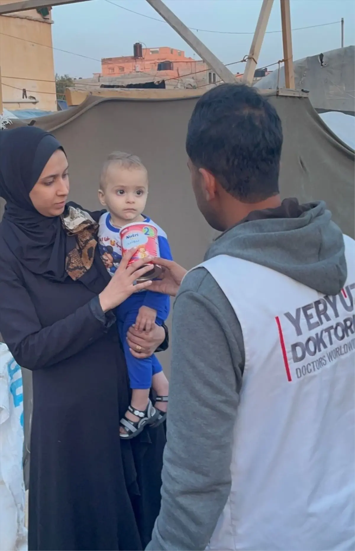 Yeryüzü Doktorları Derneği, Gazze'deki bebek ve çocuklara mama ve süt ...