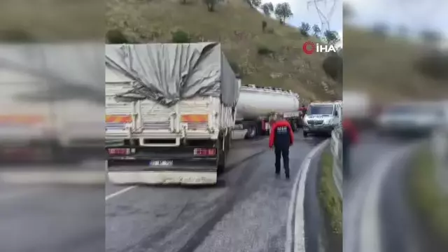 Yakıt tankeriyle tır kafa kafaya çarpıştı: 3 yaralı