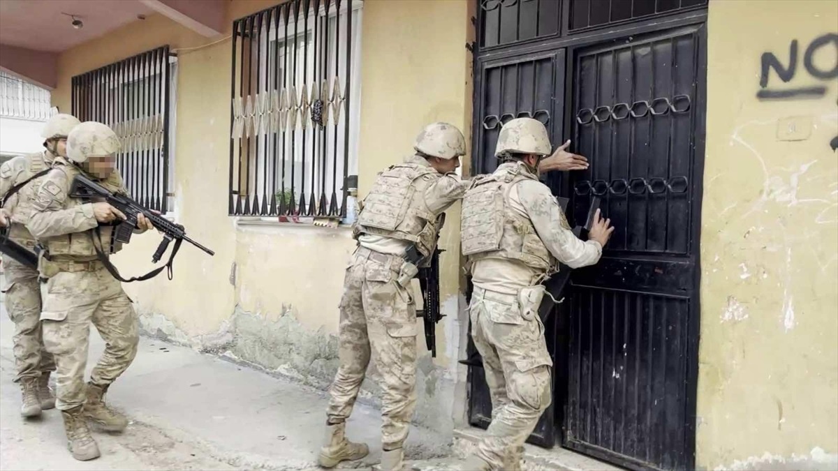 Mersin'de PKK/YPG propagandası yapan 6 şüpheli tutuklandı - Son Dakika