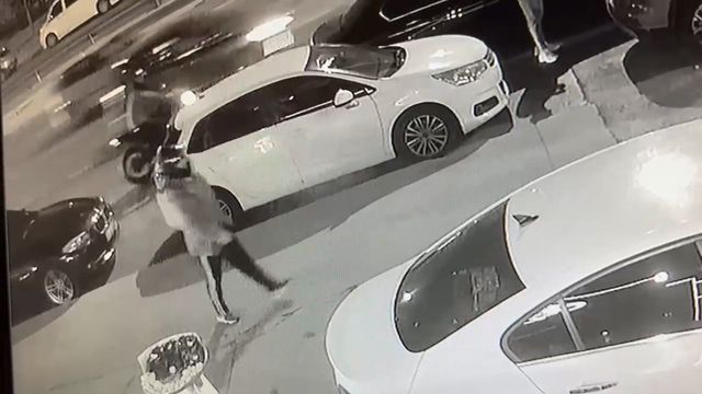 Usulca yanaşıp peş peşe tetiğe bastı! Baba ve bebeği kıl payı kurtuldu ...