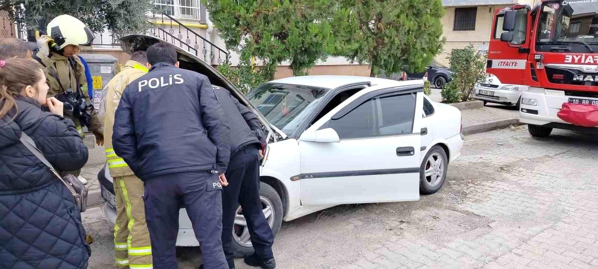 Otomobil Duman Çıkardı, Yanıyor Zannedildi - Son Dakika