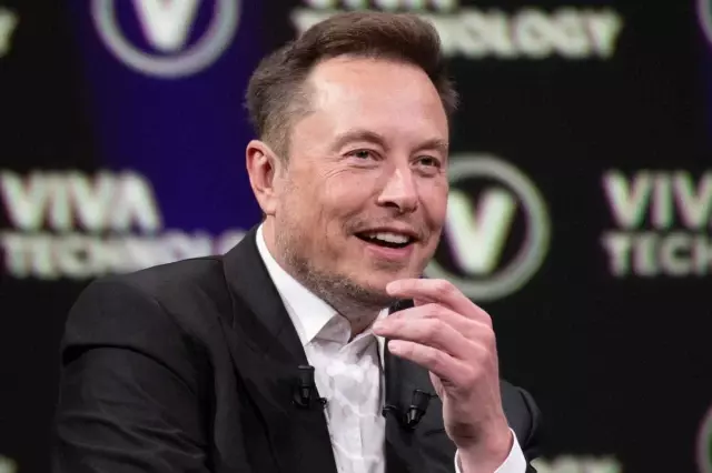 Babası açıkladı: Elon Musk, Liverpool'u satın alacak mı