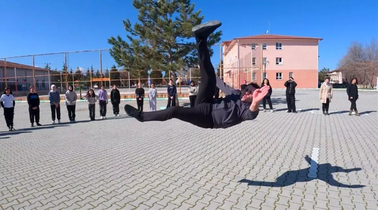 Metin Kayar'dan Kuruçay Ortaokulu'na Ziyaret - Son Dakika